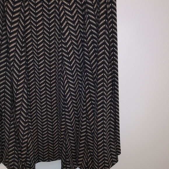 Chances R | Skirts | Black And Gold Flared Skirt | Poshmark